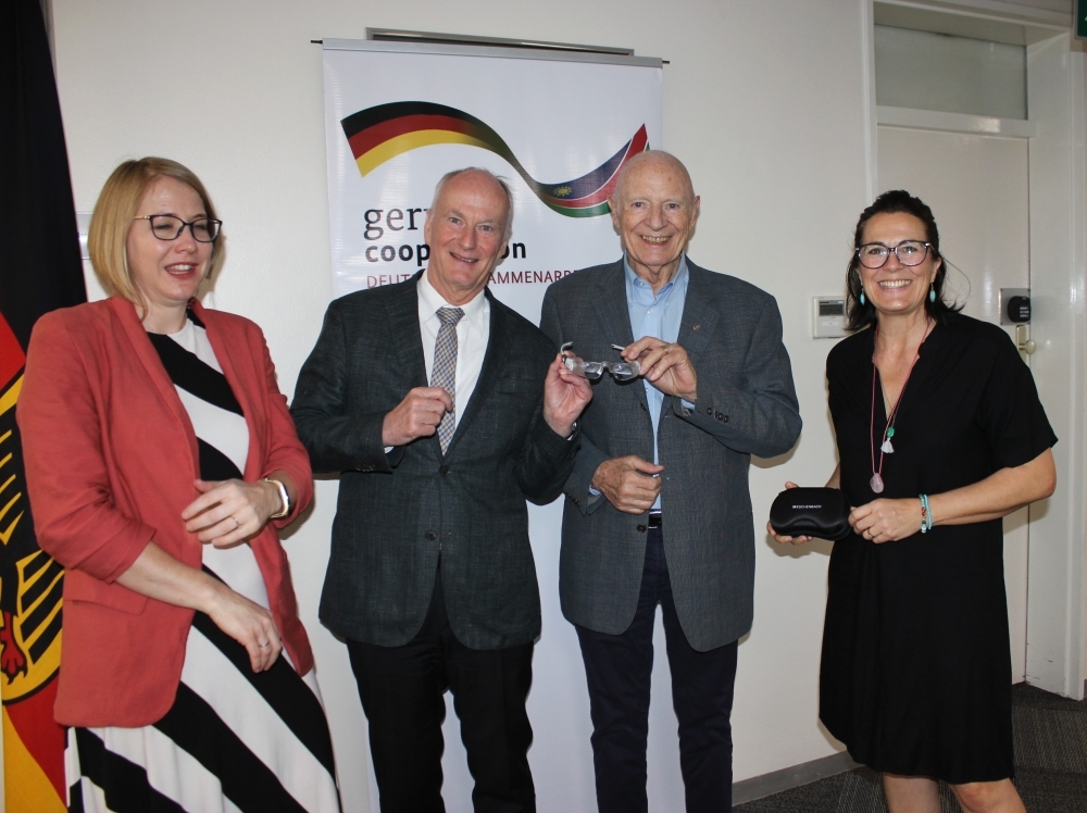 Special spectacles for SINASRA - Windhoek Express